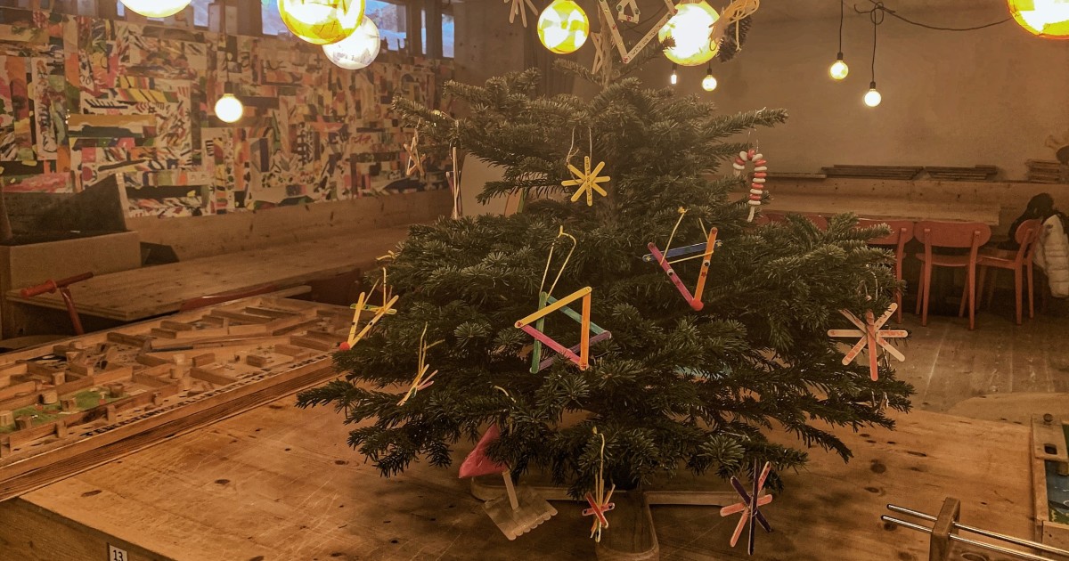 Make your own last-minute Christmas tree decorations - Feuerstein ...